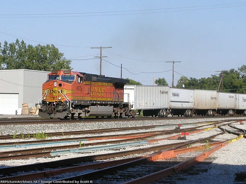 BNSF 4675